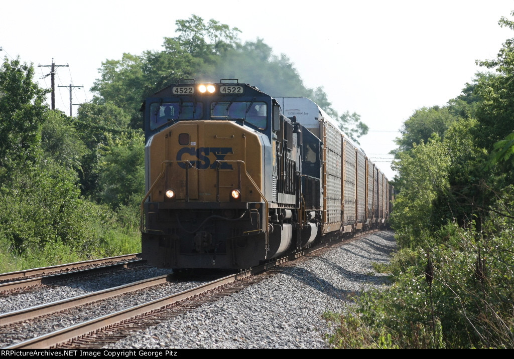 CSX 4522 and train Q217